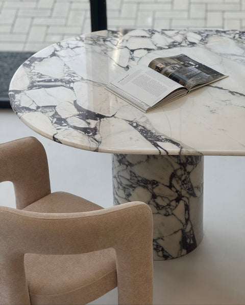 Calacatta Viola Marble Round Dining Table - Curved Leg | Bedú Atelier